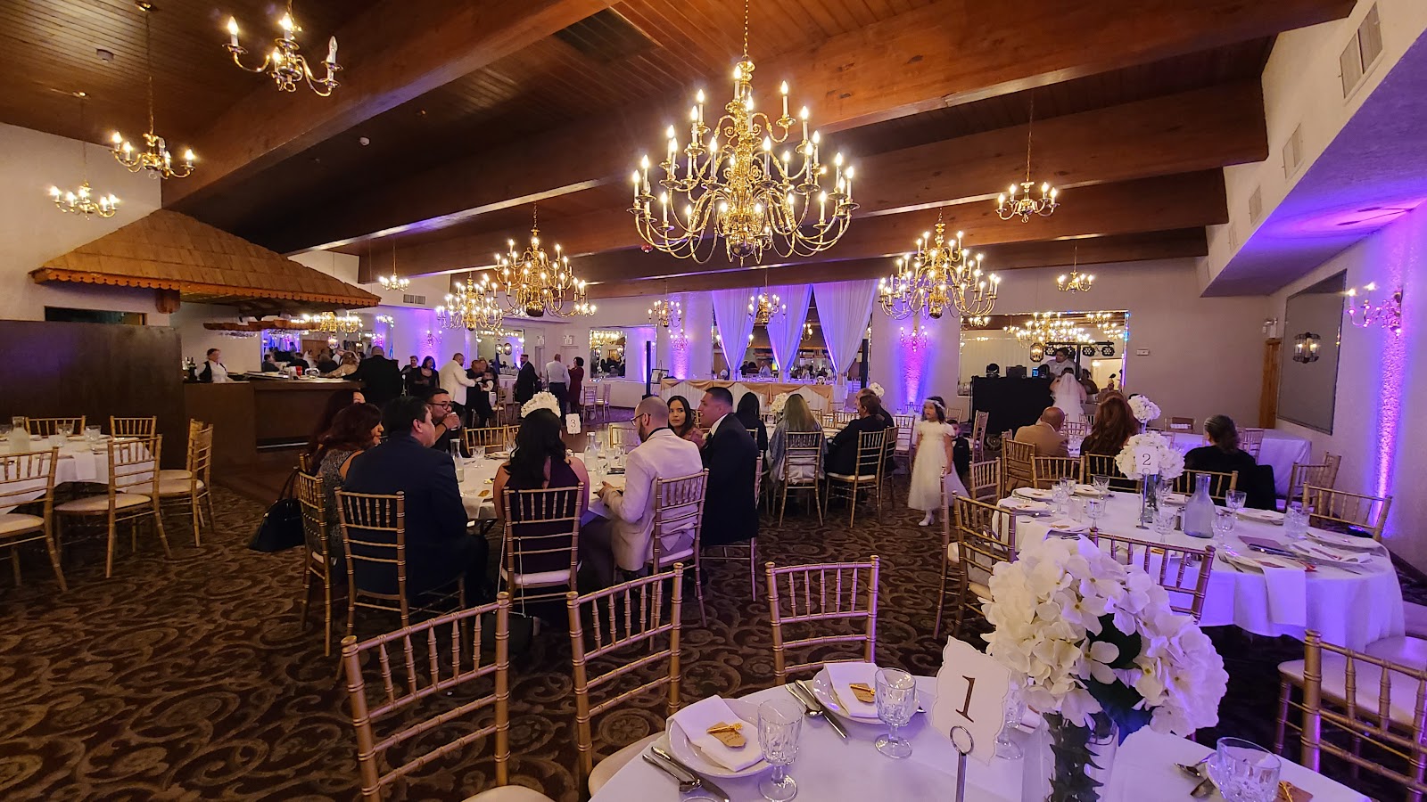 Candlelight Banquets - Wedding Venue | VowVenue.com