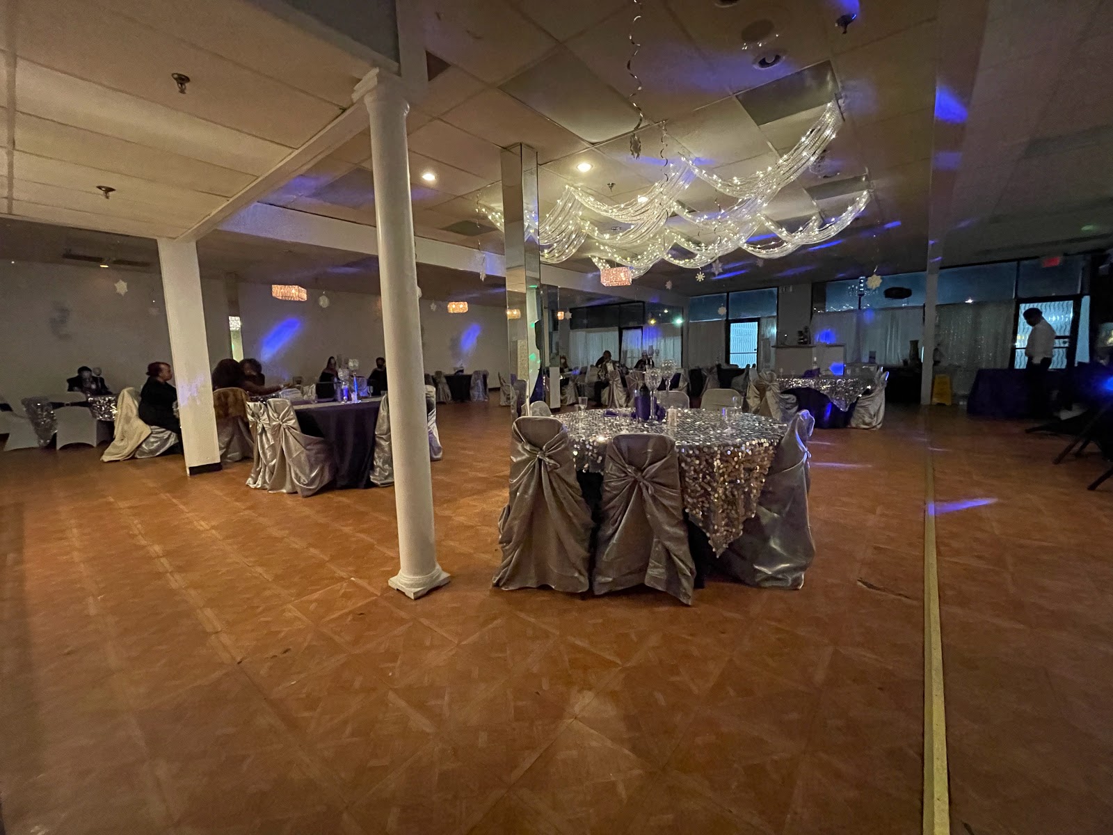 DiVine Memories Banquet Hall - Wedding Venue | VowVenue.com