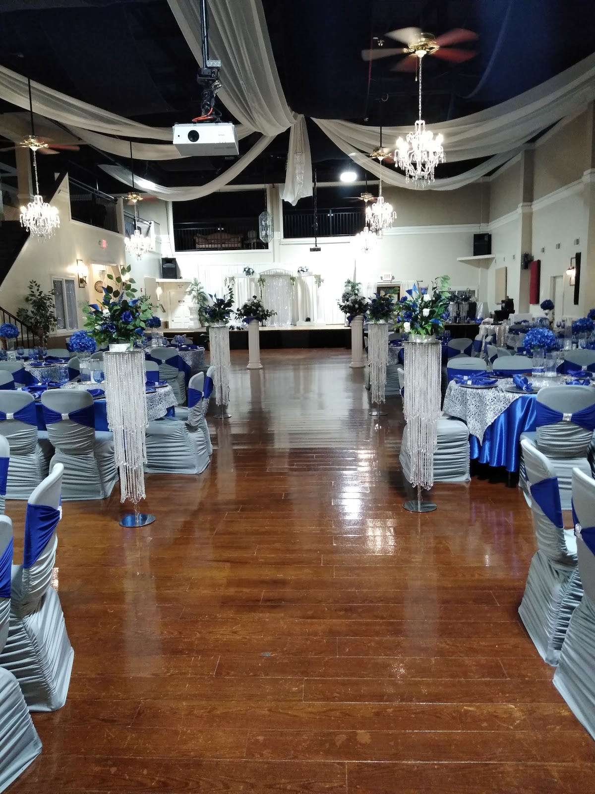 Dynacon Event Center - Wedding Venue | VowVenue.com