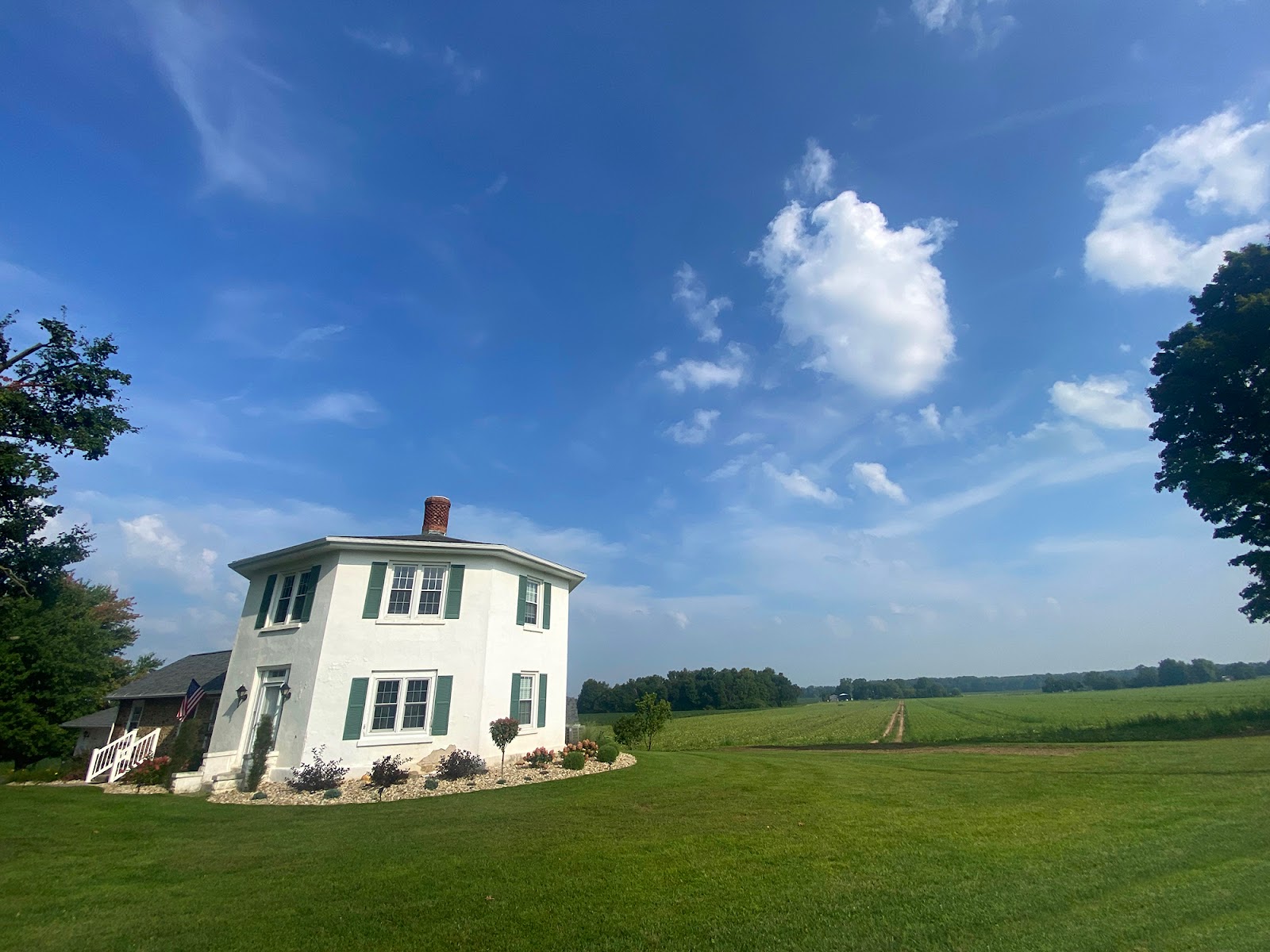 Historical Octagon House & Farm - Wedding Venue | VowVenue.com