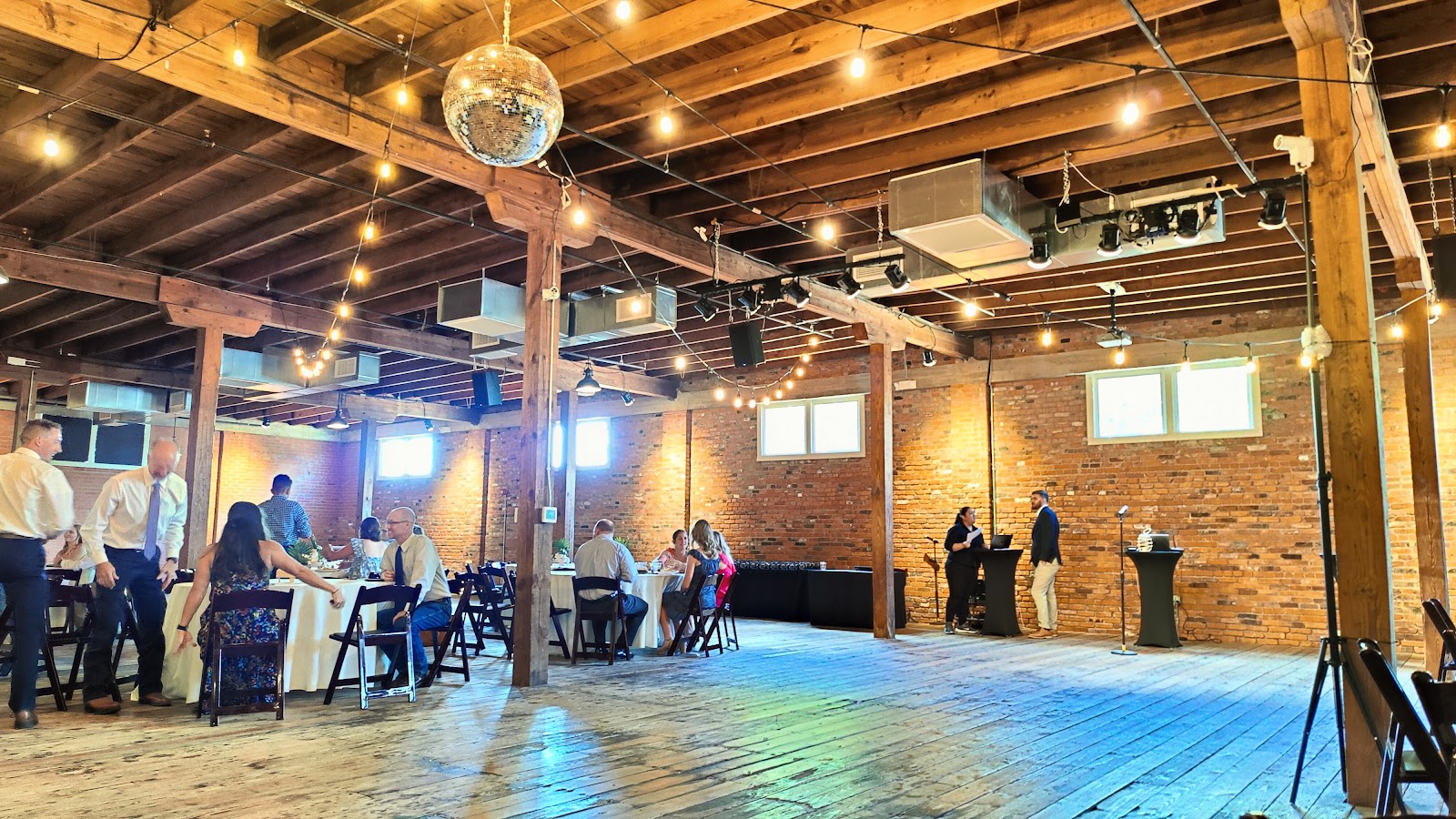 Ice House on Main - Wedding Venue | VowVenue.com