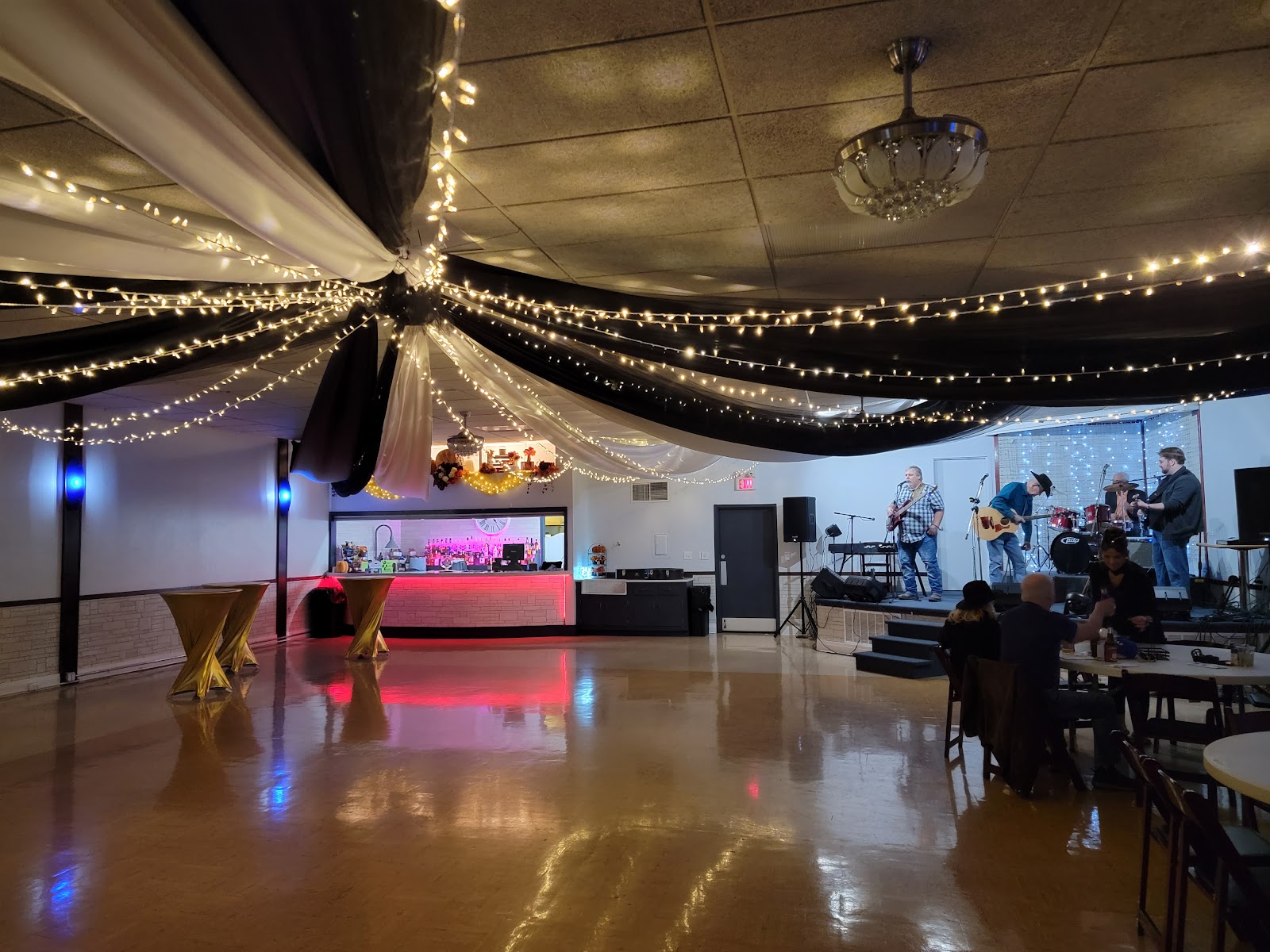 Majestic Moon Party & Event Center - Wedding Venue | VowVenue.com