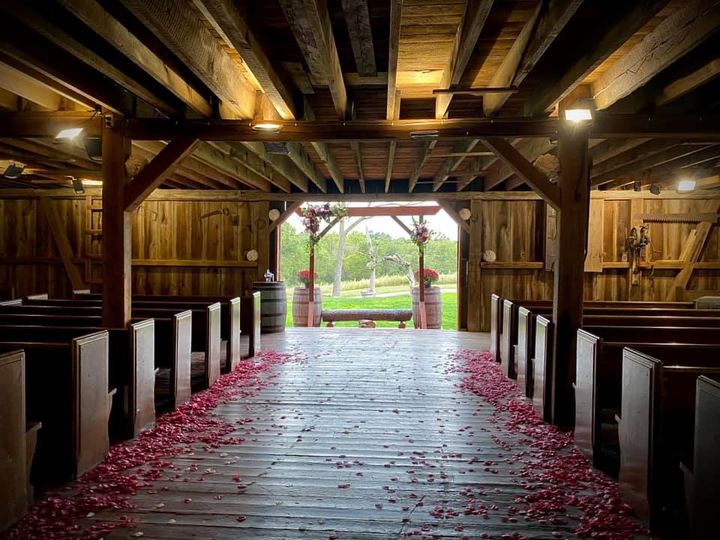 Mount Hope Barn - Wedding Venue | VowVenue.com
