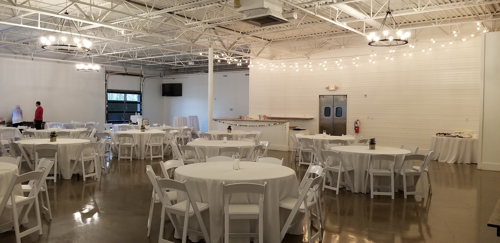 Oak & Iron Event Space - Wedding Venue | VowVenue.com