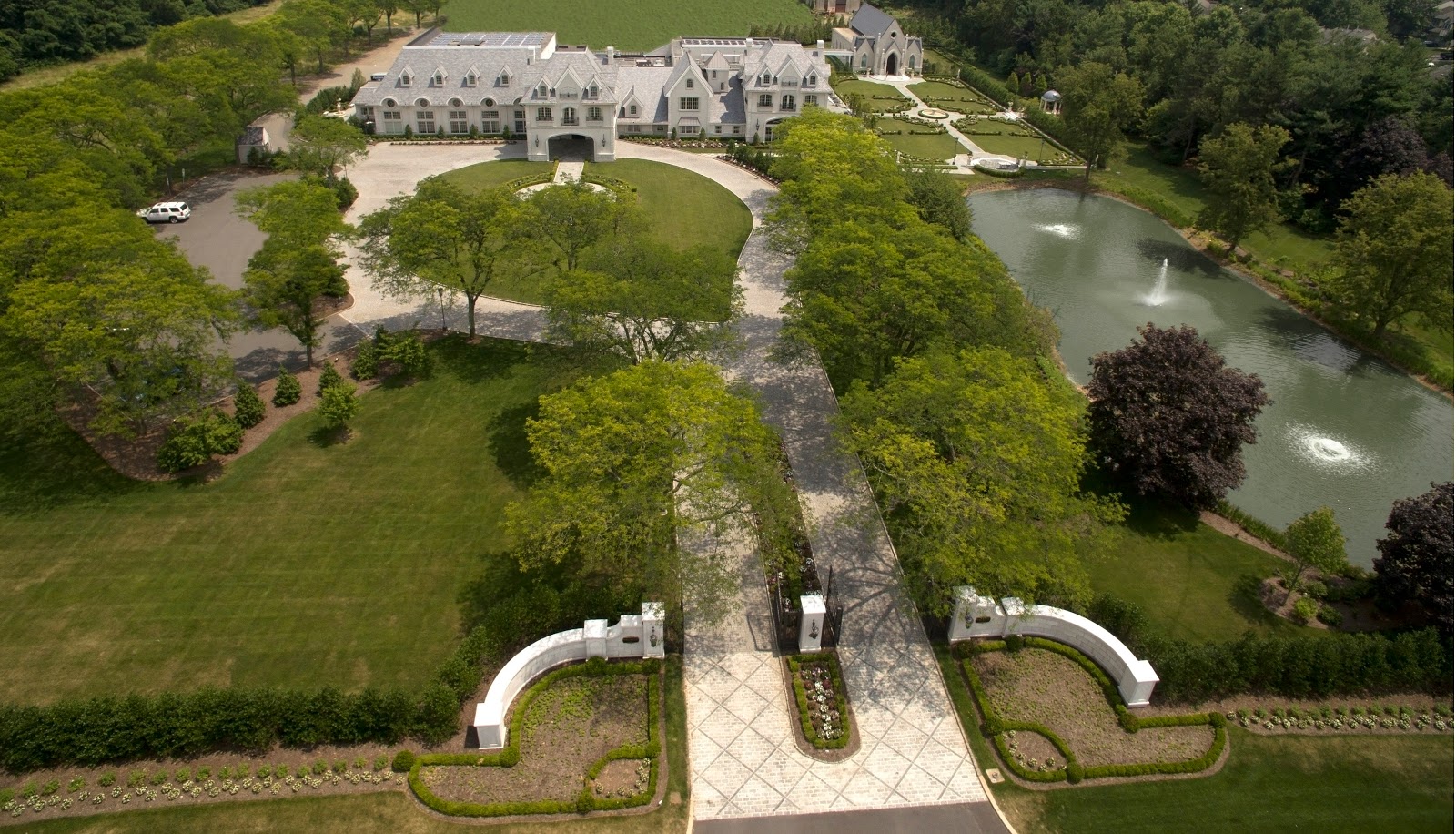 Park Chateau Estate and Gardens - Wedding Venue | VowVenue.com