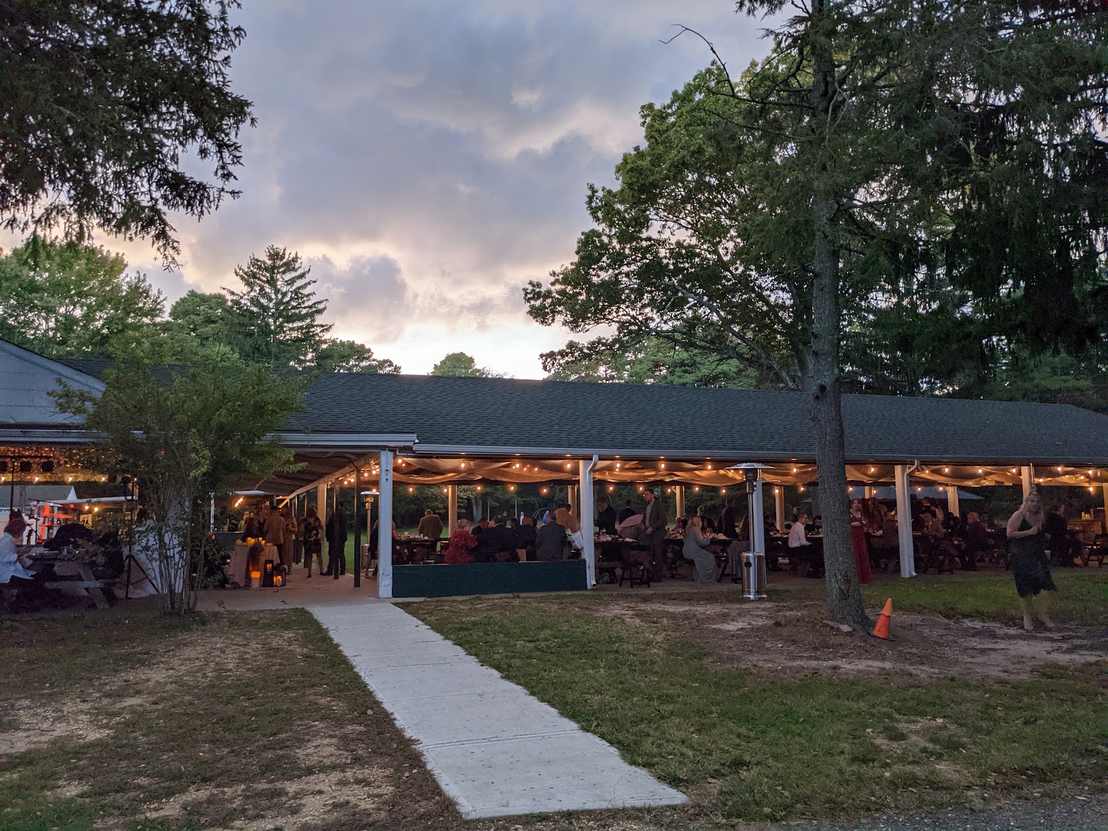 Pats 30 Acres - Wedding Venue | VowVenue.com