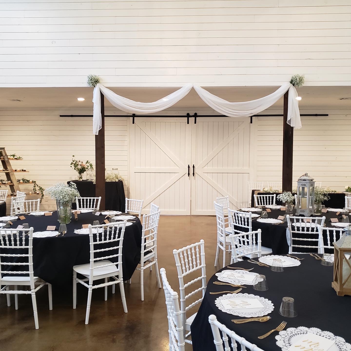 Rocky Meadow Farm - Wedding Venue | VowVenue.com