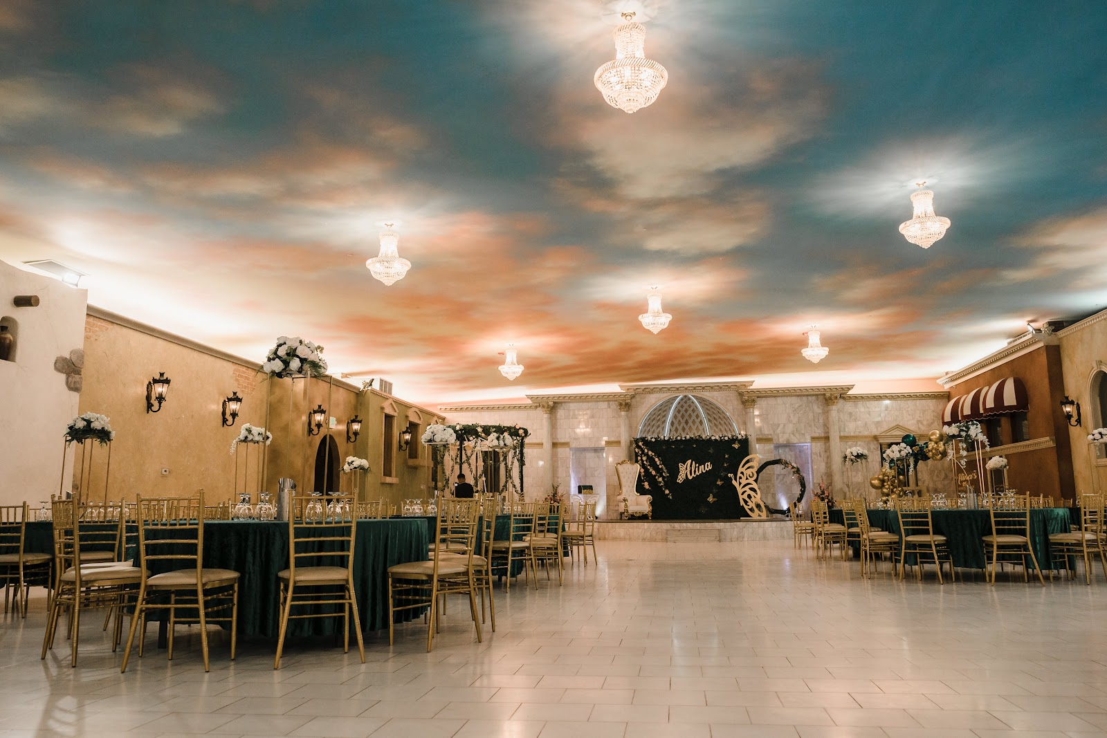 Royal Castle Banquet Hall - Wedding Venue | VowVenue.com