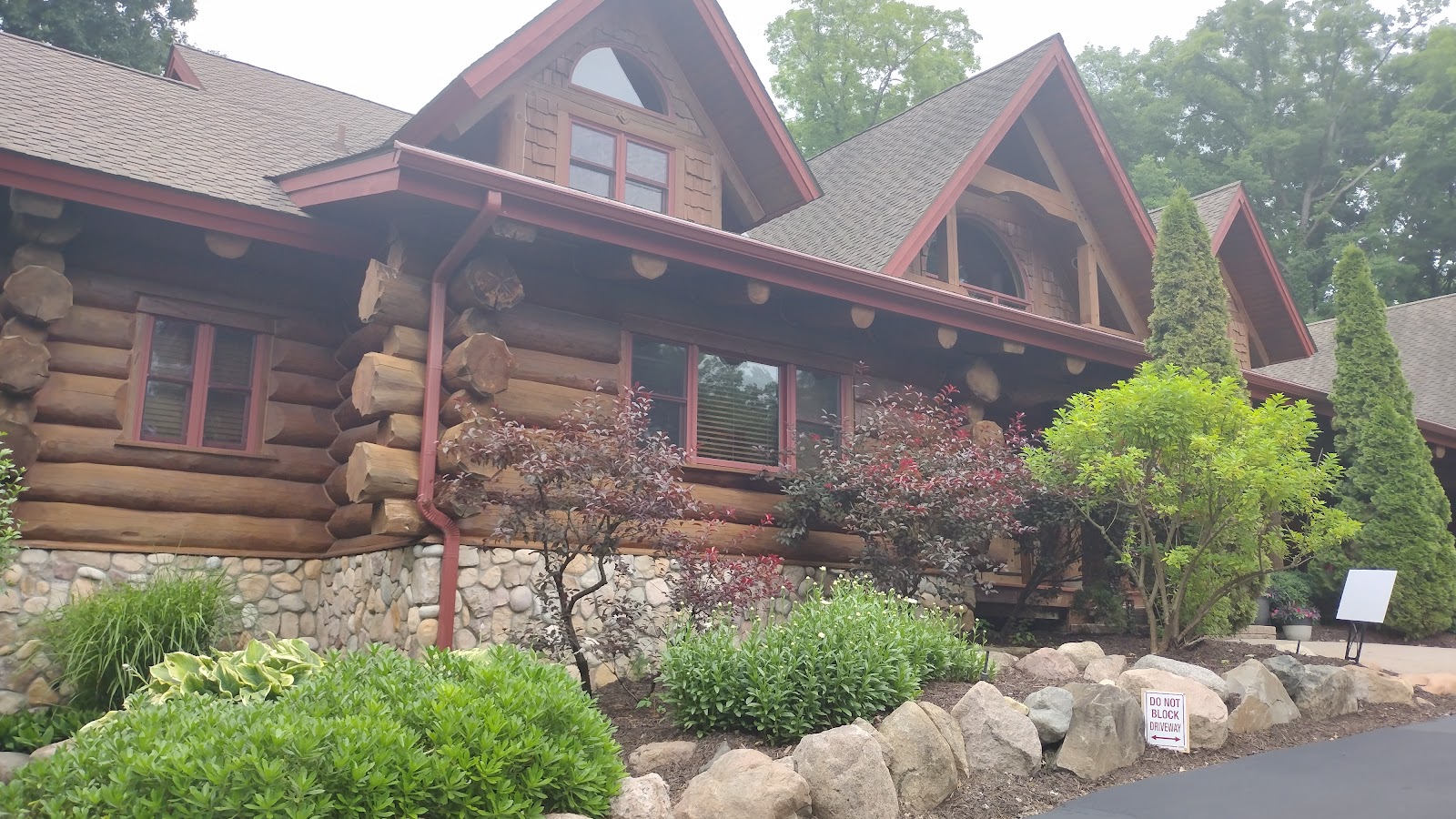 Strawberry Lake Lodge - Wedding Venue | VowVenue.com