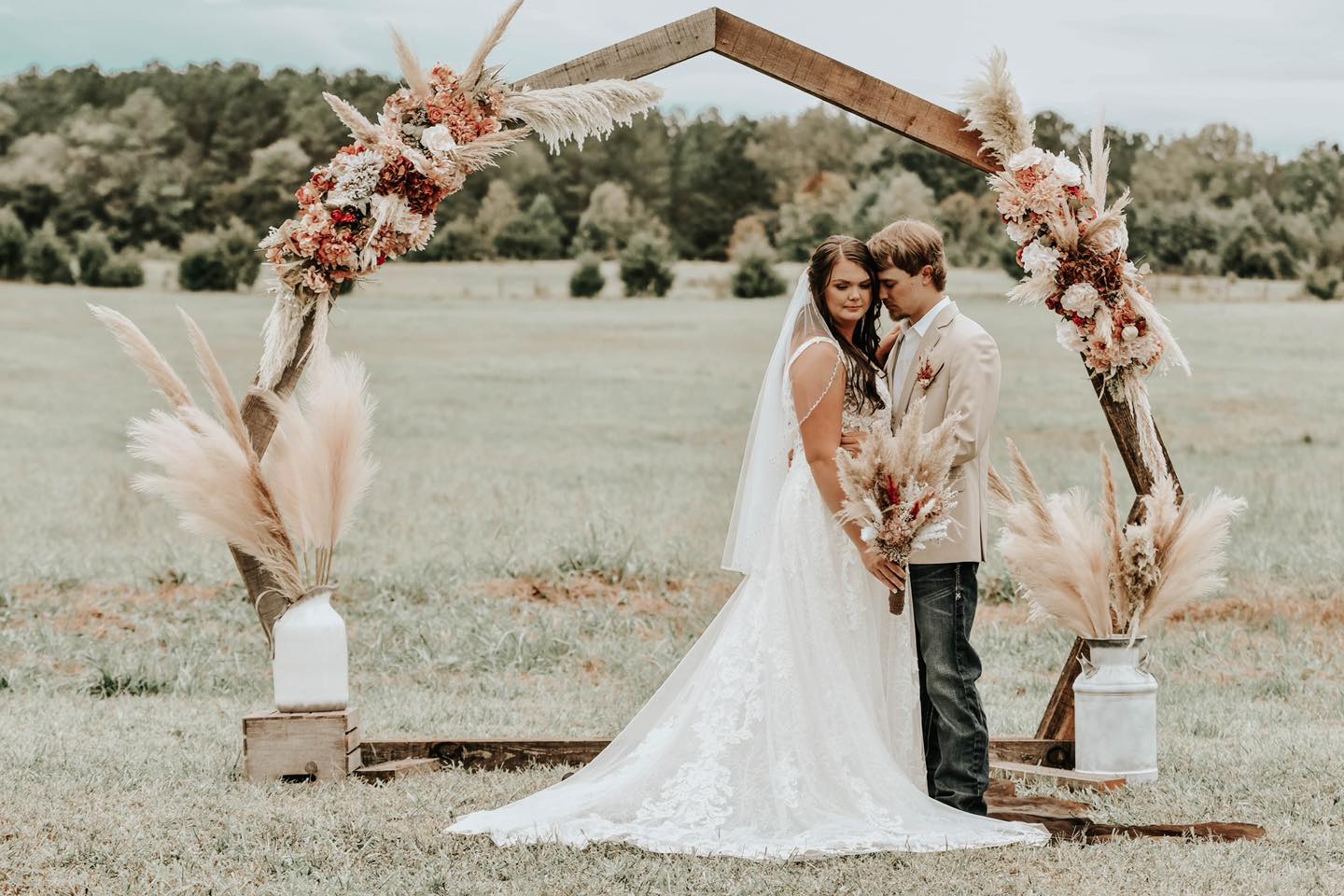The Barn at Sweet Tree Farm - Wedding Venue | VowVenue.com