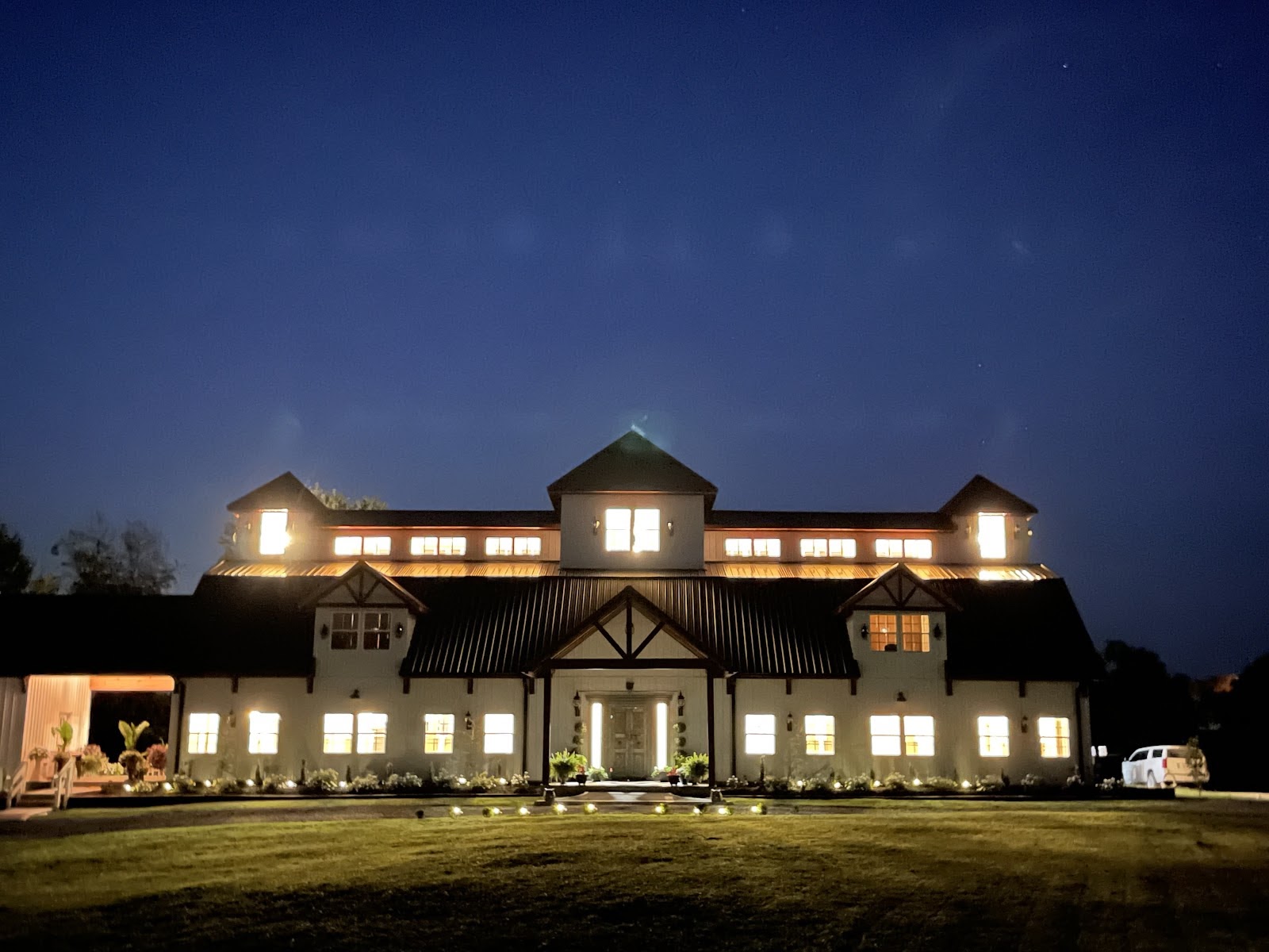 The Bluegrass Family Farm - Wedding Venue | VowVenue.com