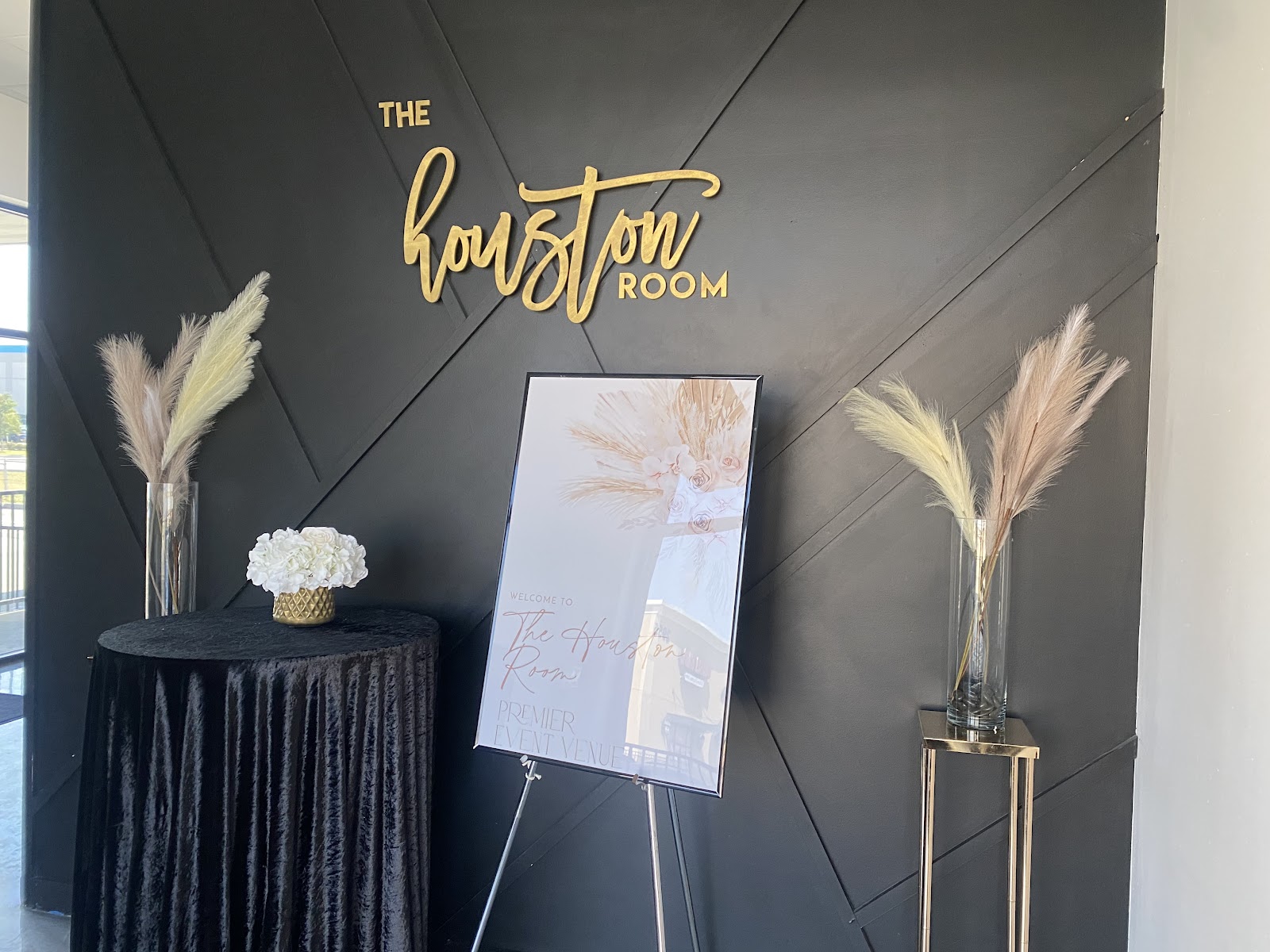 The Houston Room- Premier Event Venue - Wedding Venue | VowVenue.com