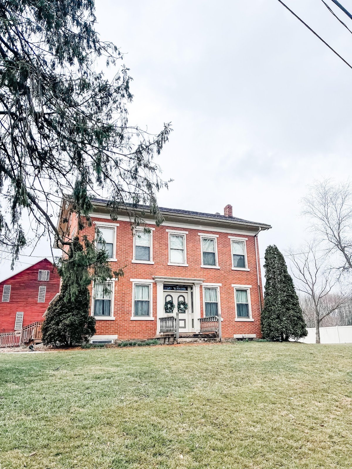 The Odd Fellows Barn - Wedding Venue | VowVenue.com