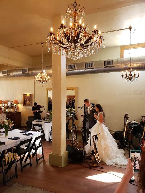 Chandelier Room - Wedding Venue | VowVenue.com