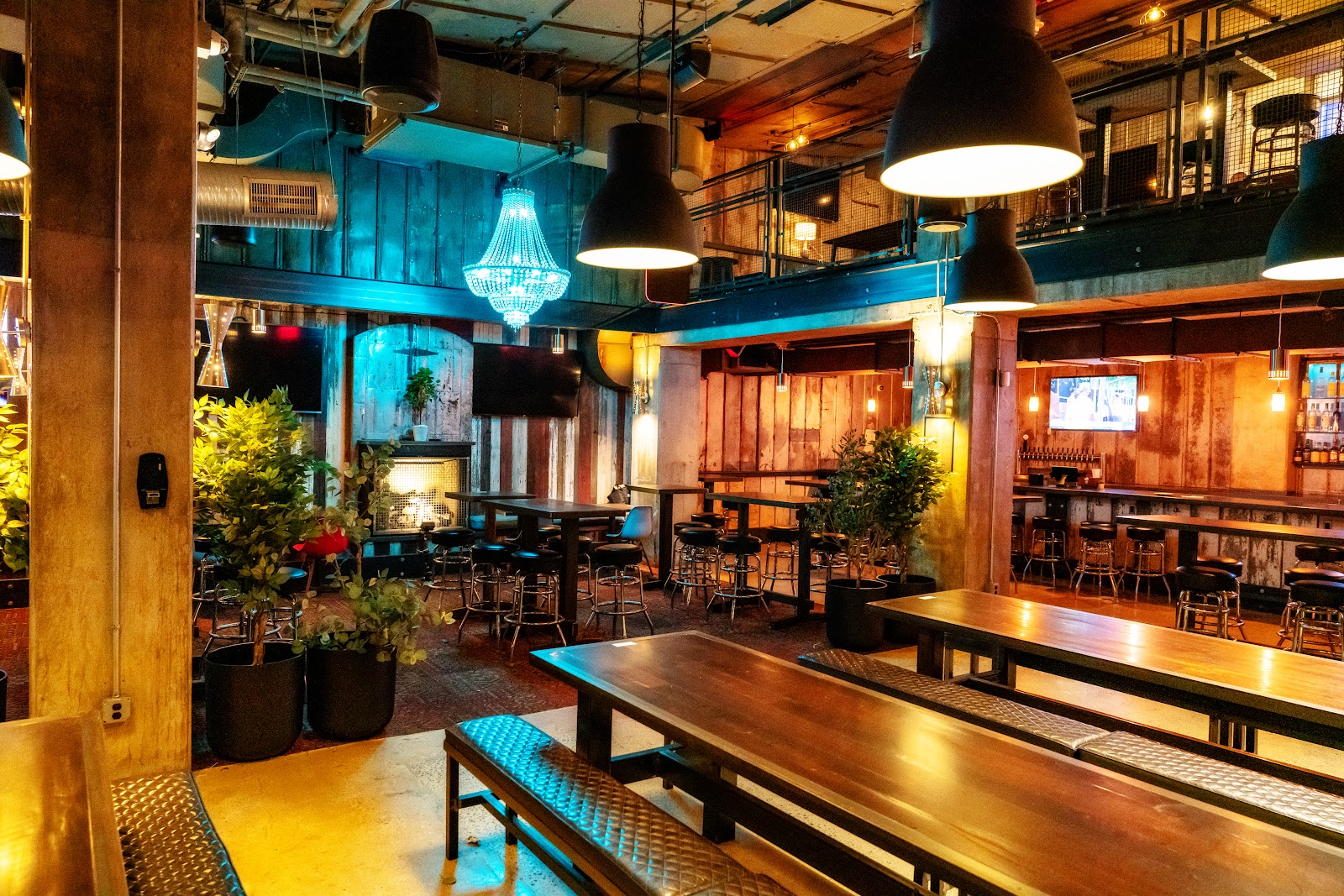 Clubhouse: Beer, Billiards & Cocktails - Wedding Venue | VowVenue.com