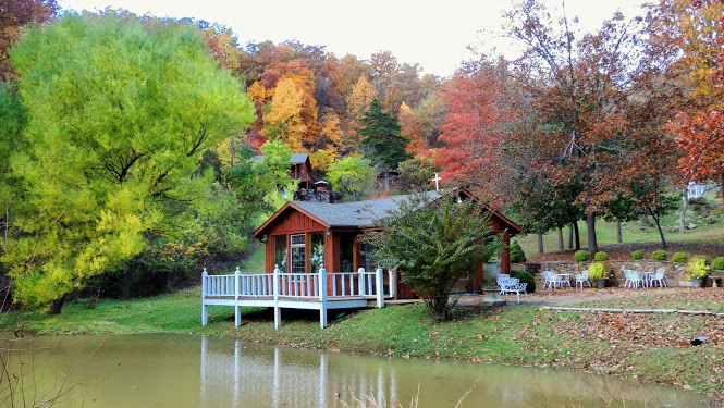 Little Glass Wedding Chapel At Red Bud Valley - Wedding Venue ...
