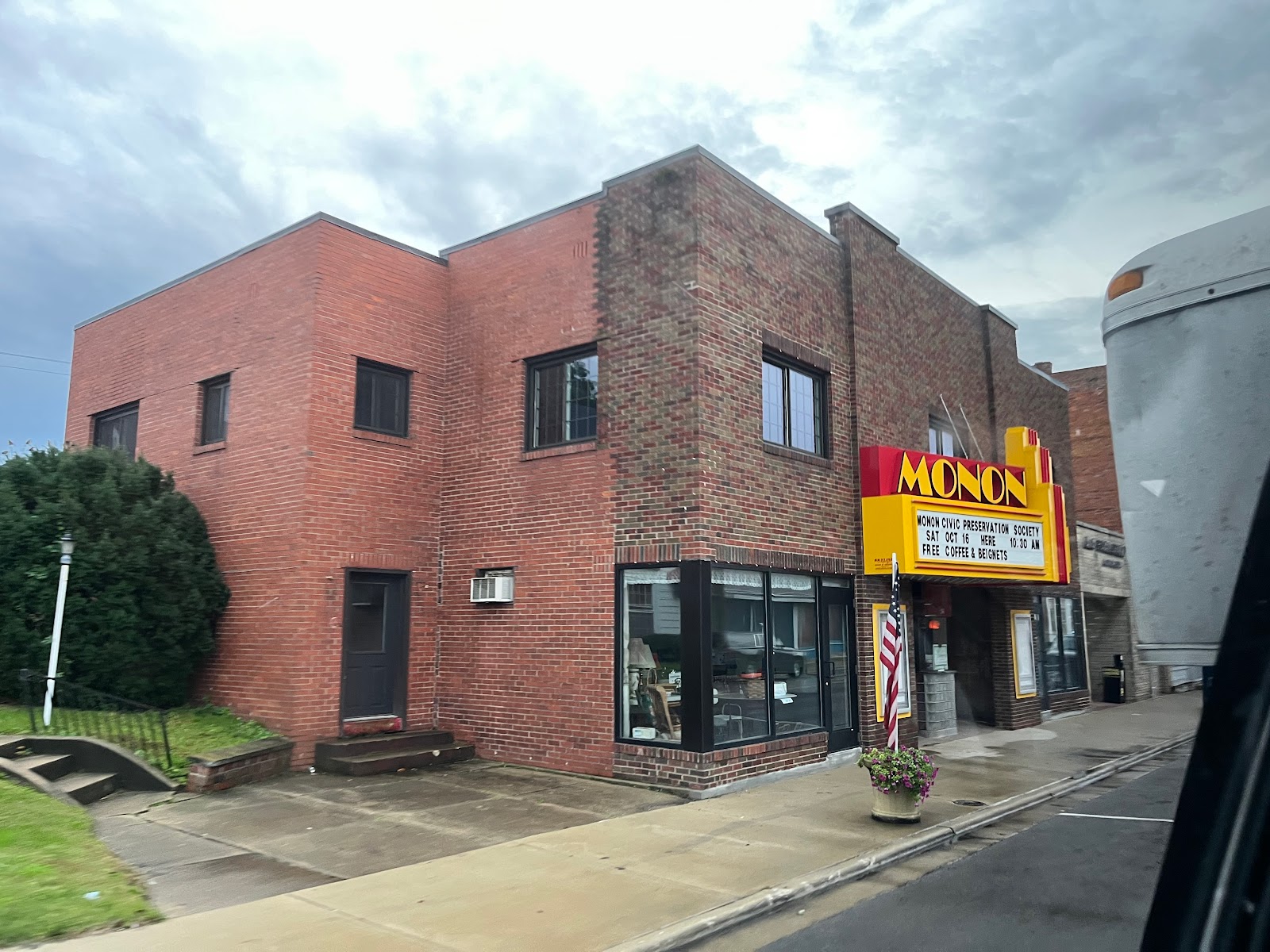 Monon Civic Center - Wedding Venue | VowVenue.com