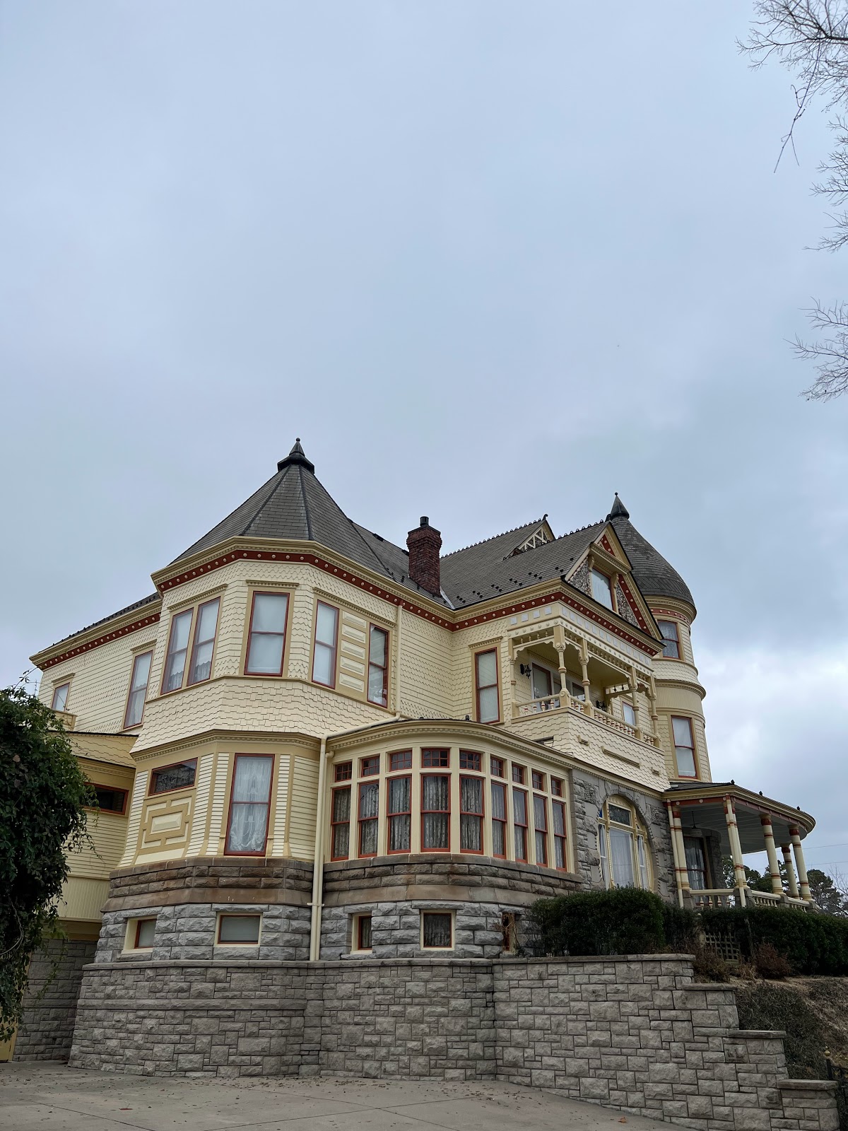 Queen Anne Mansion and Resort - Wedding Venue | VowVenue.com