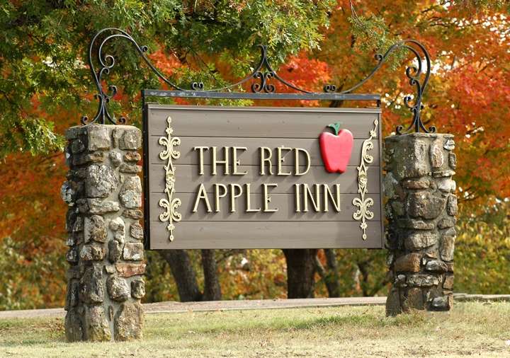 Red Apple Inn & Country Club - Wedding Venue | VowVenue.com